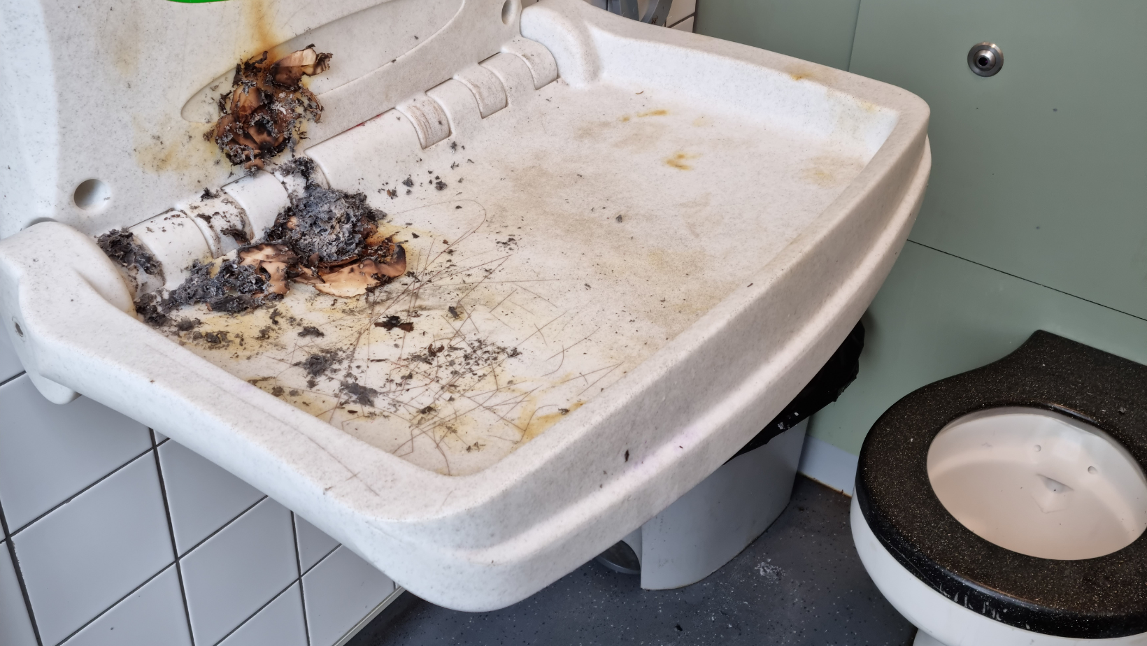 CCTV to target Abingdon toilet vandals - Vale of White Horse District ...